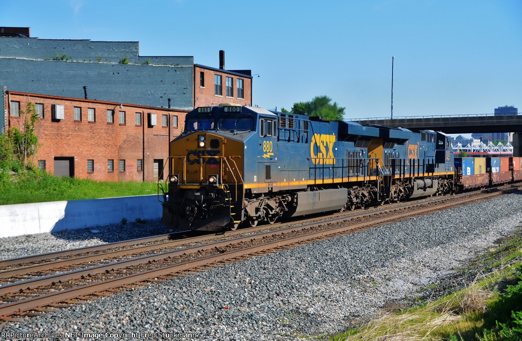 CSX 880